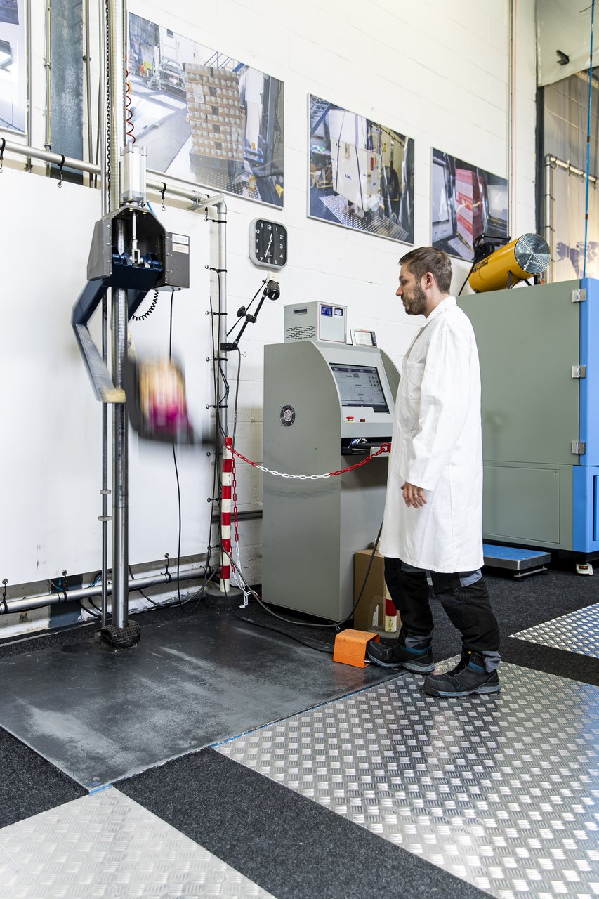 Drop test | Protect your product against damage - The Sebert Group